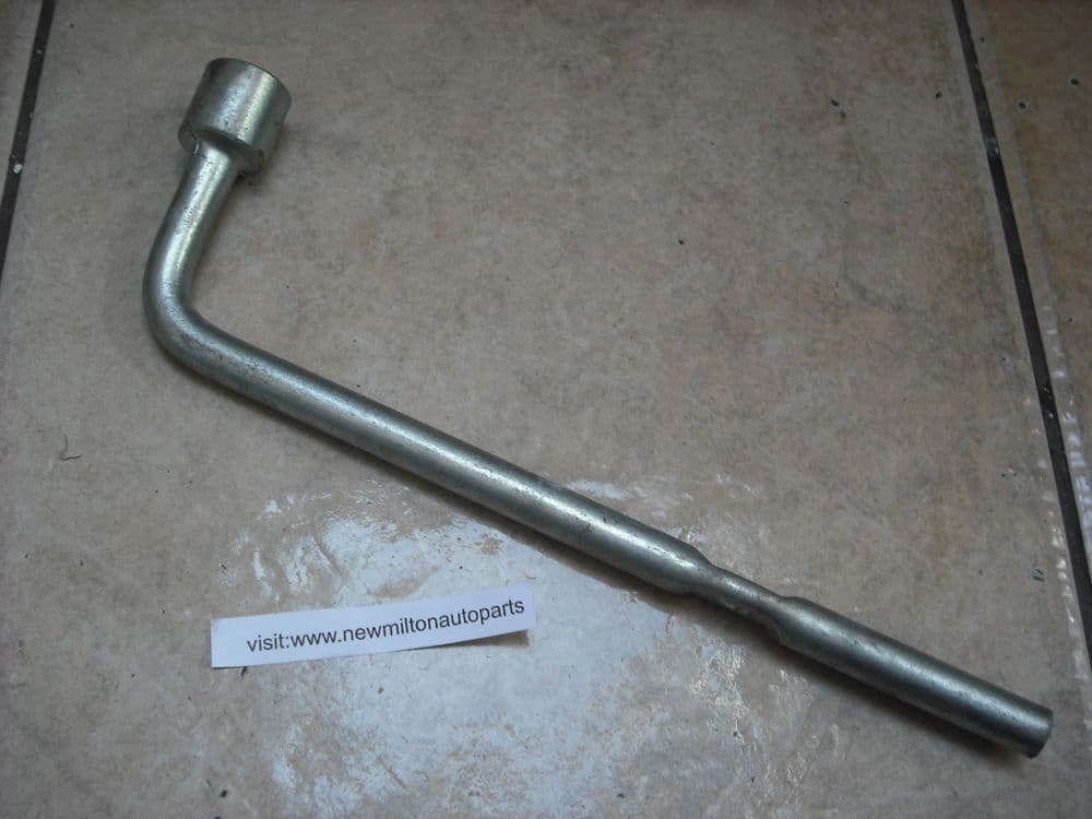 A GENUINE HONDA JAZZ WHEEL BRACE LEVER FROM THE TOOL KIT