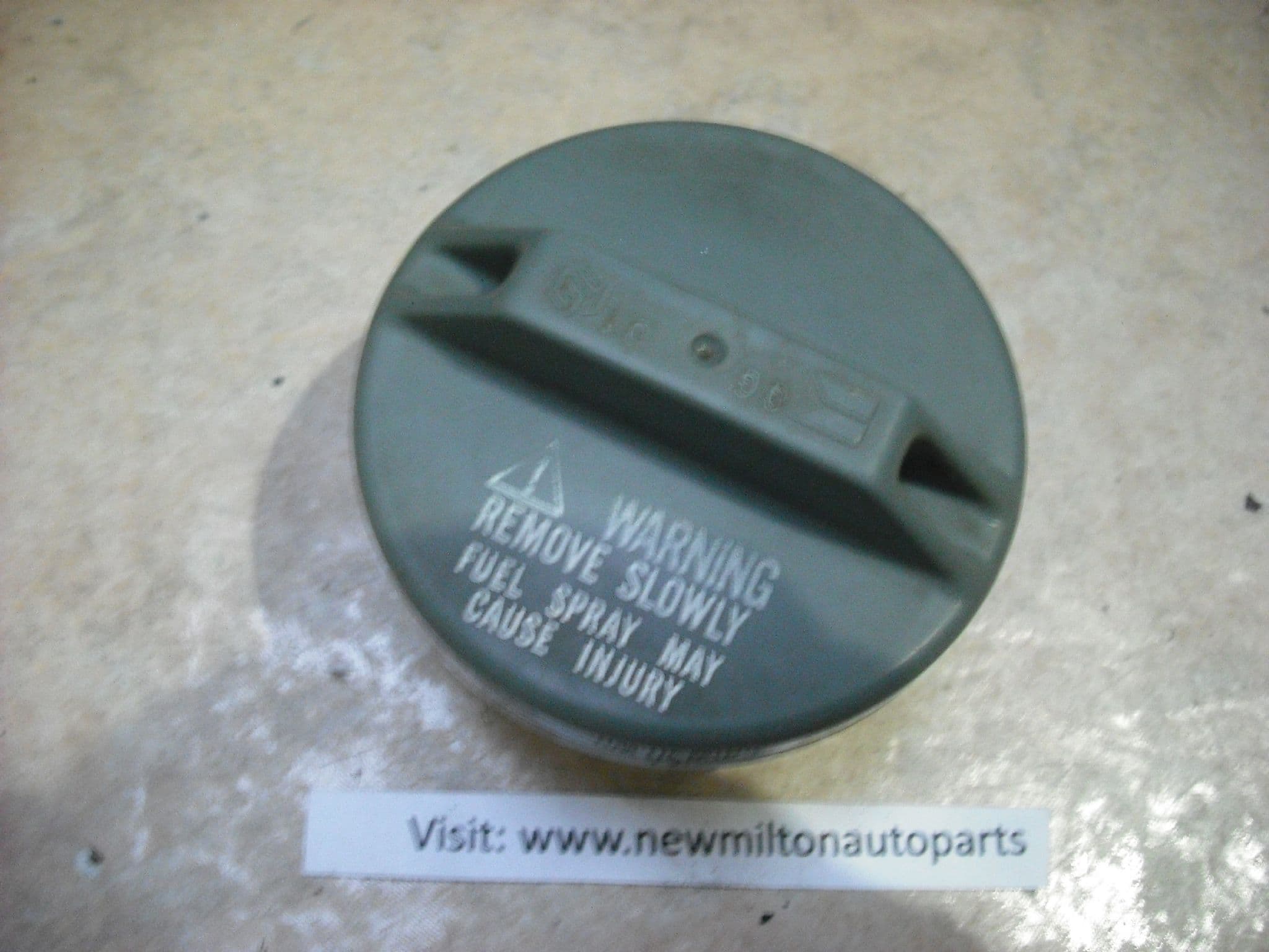 A GENUINE ISUZU TROOPER MK2 AND MK3 PETROL FUEL CAP