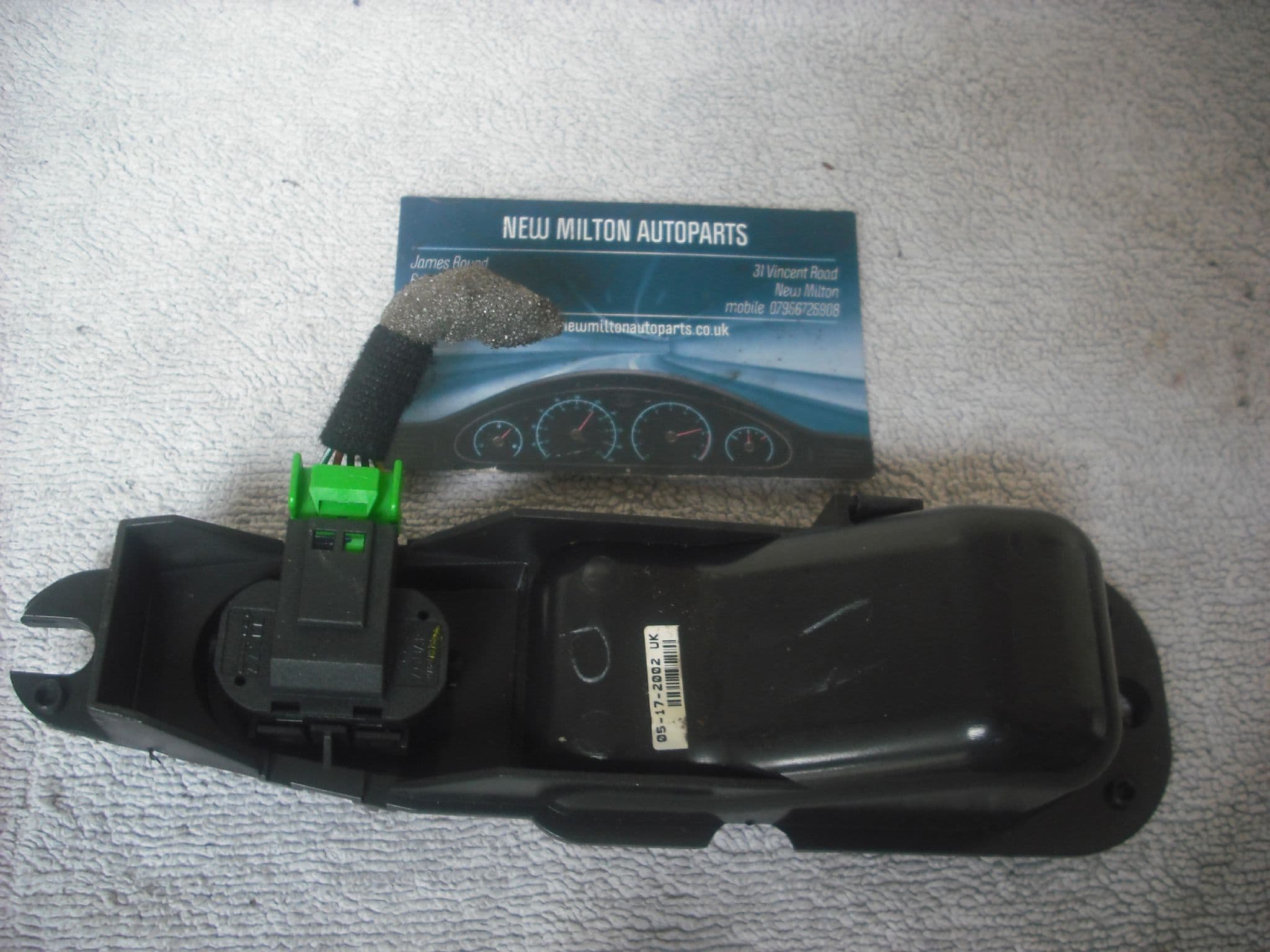 A GENUINE JAGUAR S TYPE FRONT PASSENGER DOOR ELECTRIC WINDOW SWITCH