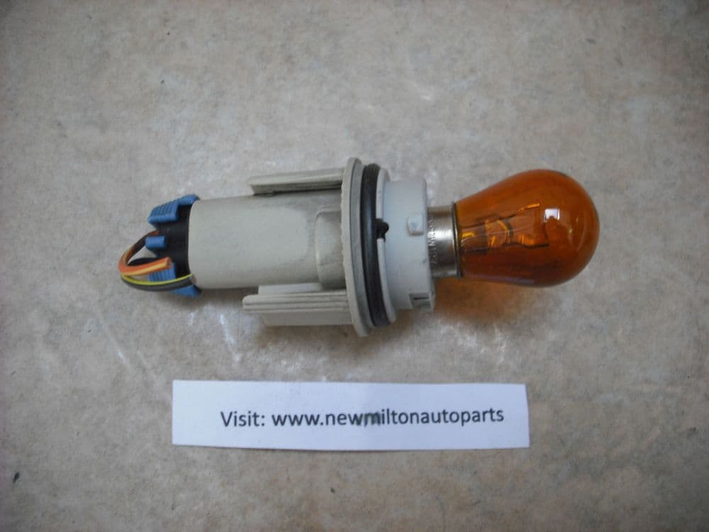 A GENUINE JAGUAR S TYPE HEADLIGHT HEADLAMP INDICATOR FLASHER BULB HOLDER