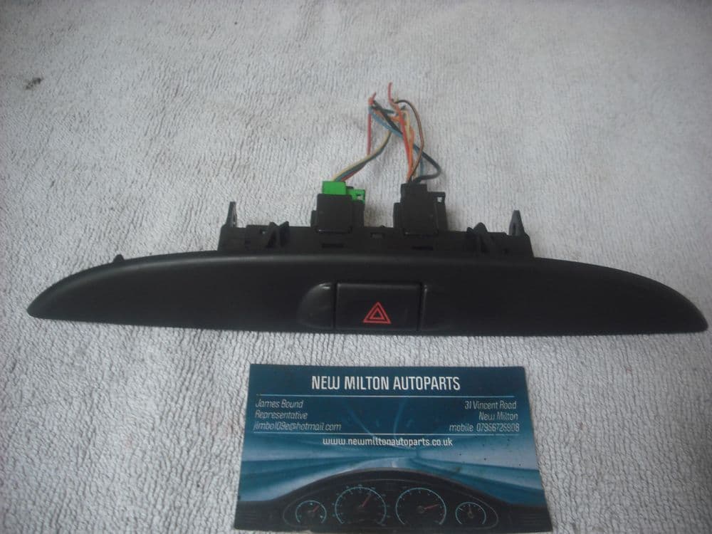 A GENUINE JAGUAR X TYPE HAZARD WARNING LIGHT SWITCH 1X43-138302-AC