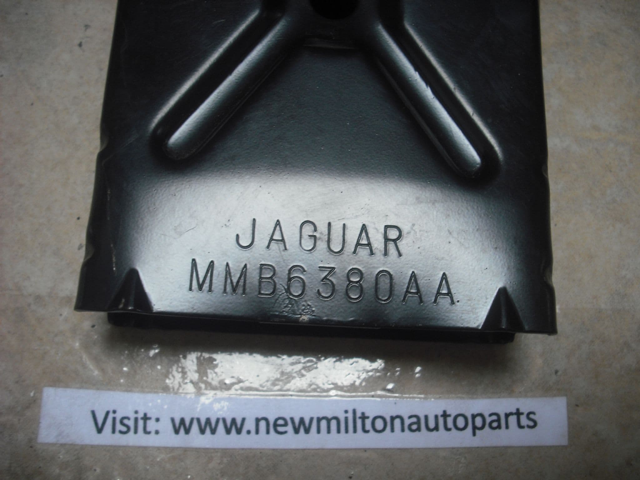 A GENUINE JAGUAR X308 XJ8 FOLDING WHEEL BLOCK / CHOCK FROM THE TOOL KIT