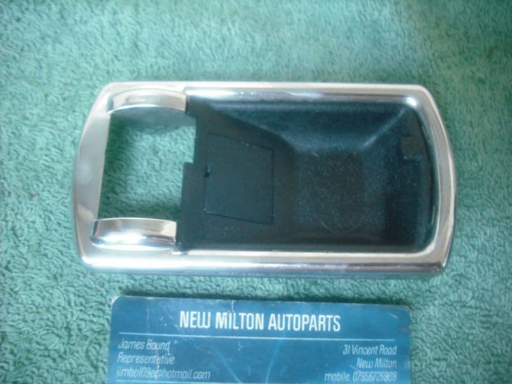 A GENUINE JAGUAR XJ6 XJ40 INTERIOR FRONT DOOR LEVER BACKING TRIM BEZEL ...