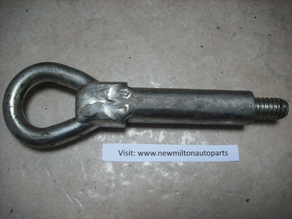 A GENUINE KIA SORENTO 2003-2006 FRONT TOWING EYE SREW IN BOLT