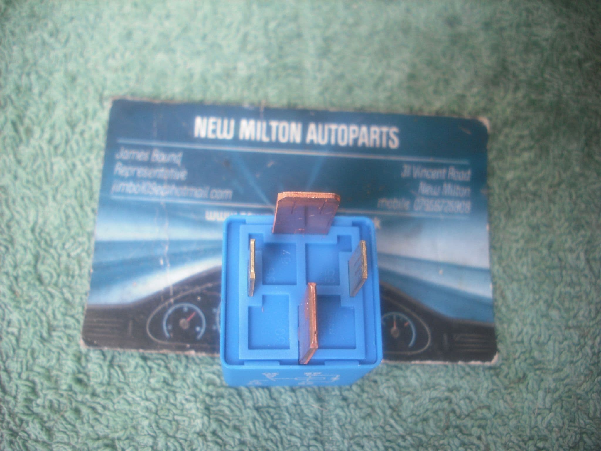 A GENUINE KIA SORENTO BLUE RELAY 95210-2E000 OMRON 50A