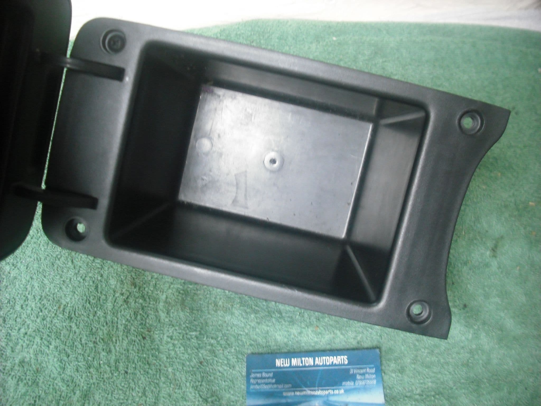 A GENUINE LAND ROVER FREELANDER 2002-2004 CENTER CONSOLE STORAGE BOX ...