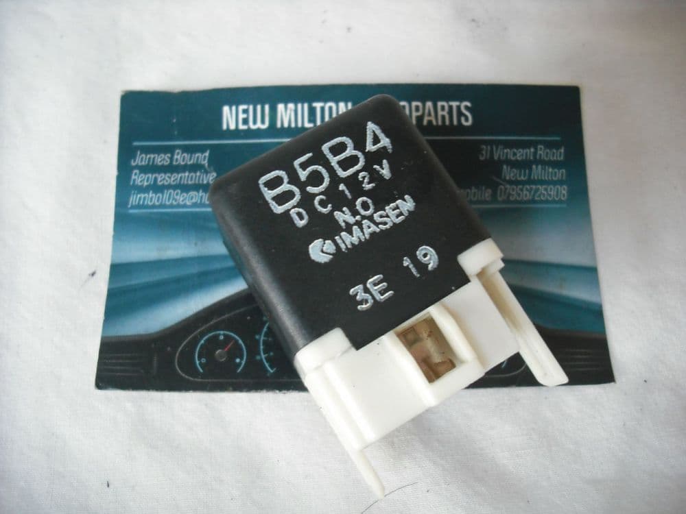 A GENUINE MAZDA 323 F BJ A GENUINE IMASEN RELAY B5B4 DC12V GREEN OR ...