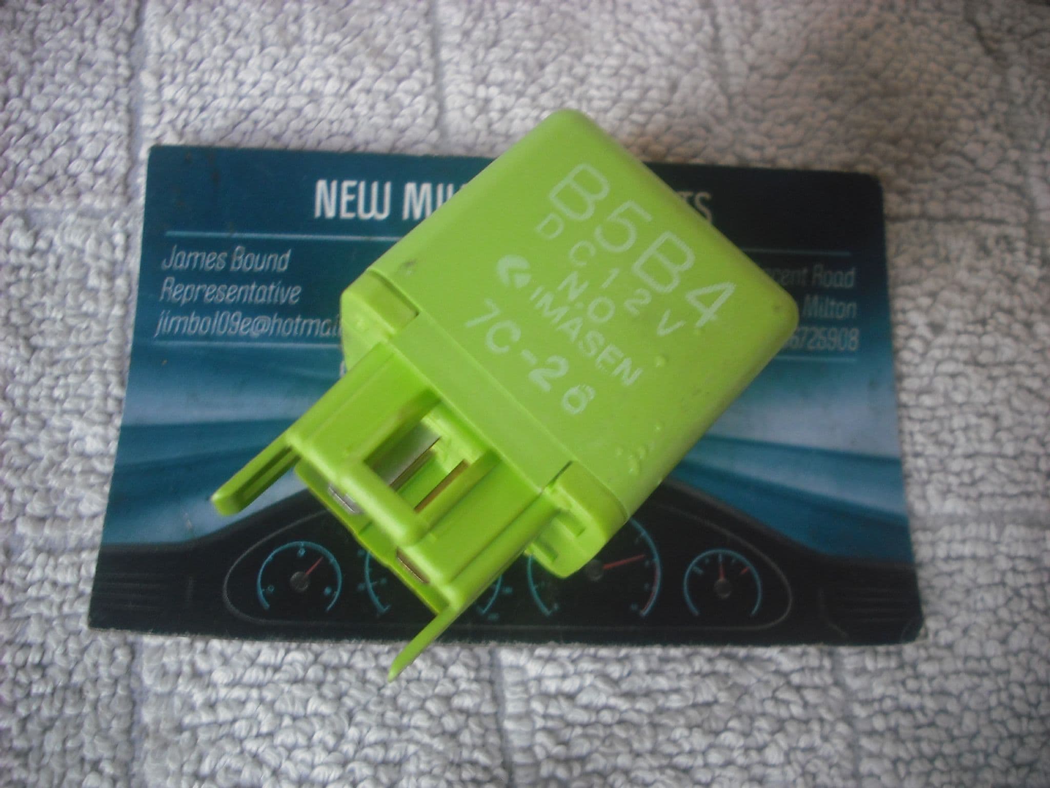 A GENUINE MAZDA 323F RELAY IMASEN B5B4