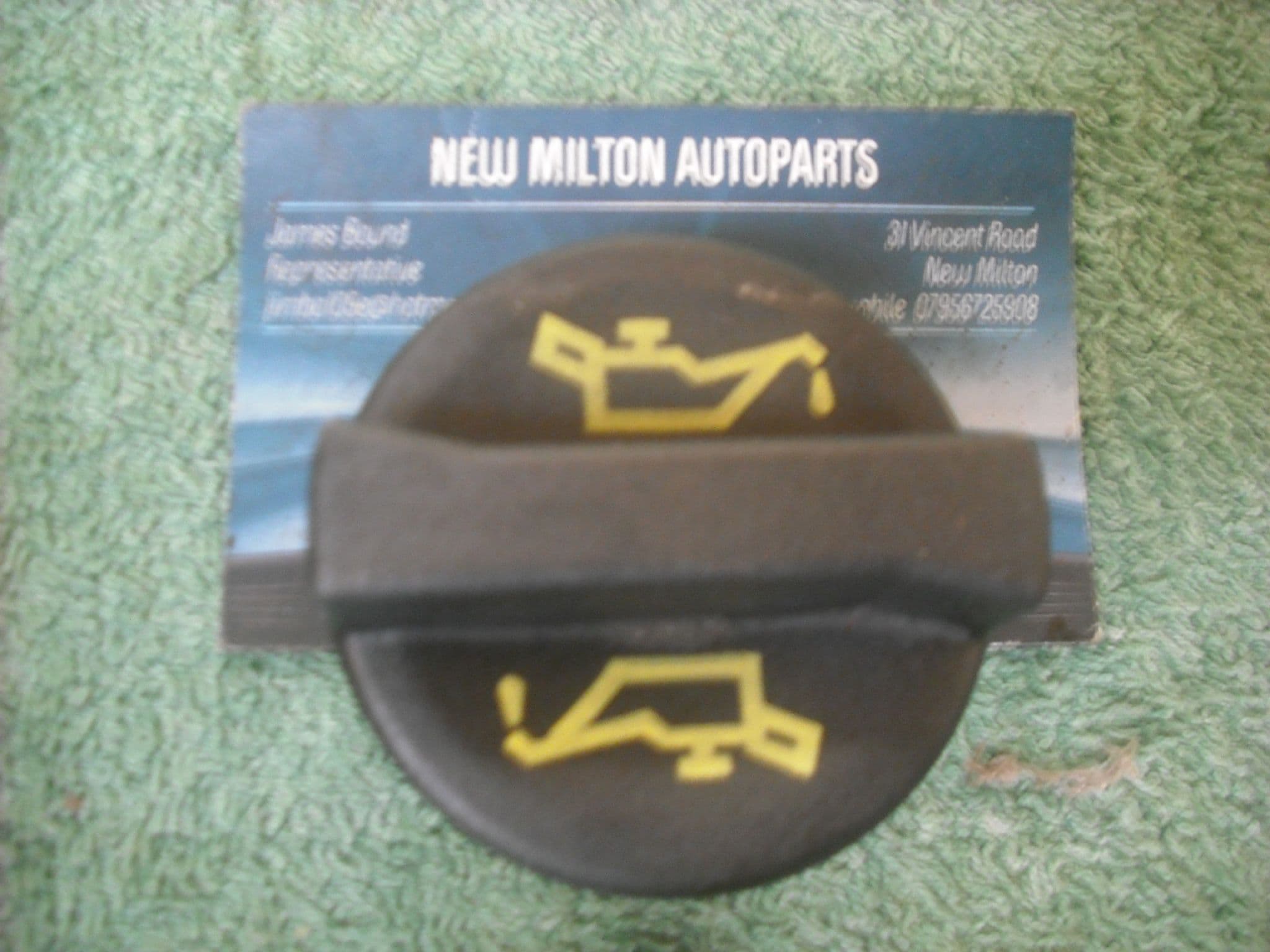 A GENUINE MAZDA 6 2002-2012 DEISEL ENGINE OIL FILLER CAP