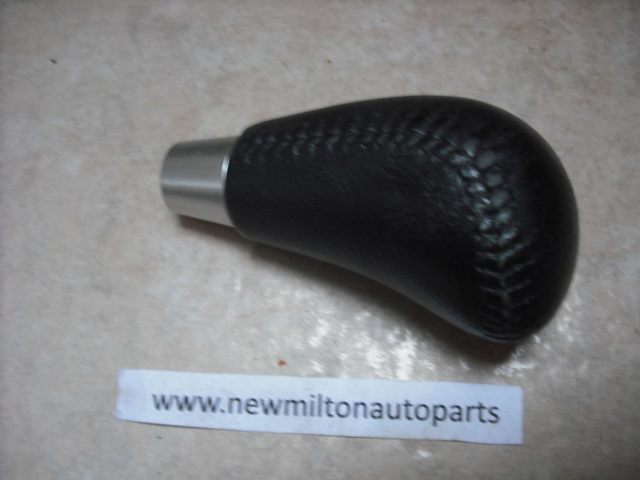 A GENUINE MAZDA 6 LEATHER AUTO GEAR SHIFT SHIFTER KNOB HANDLE