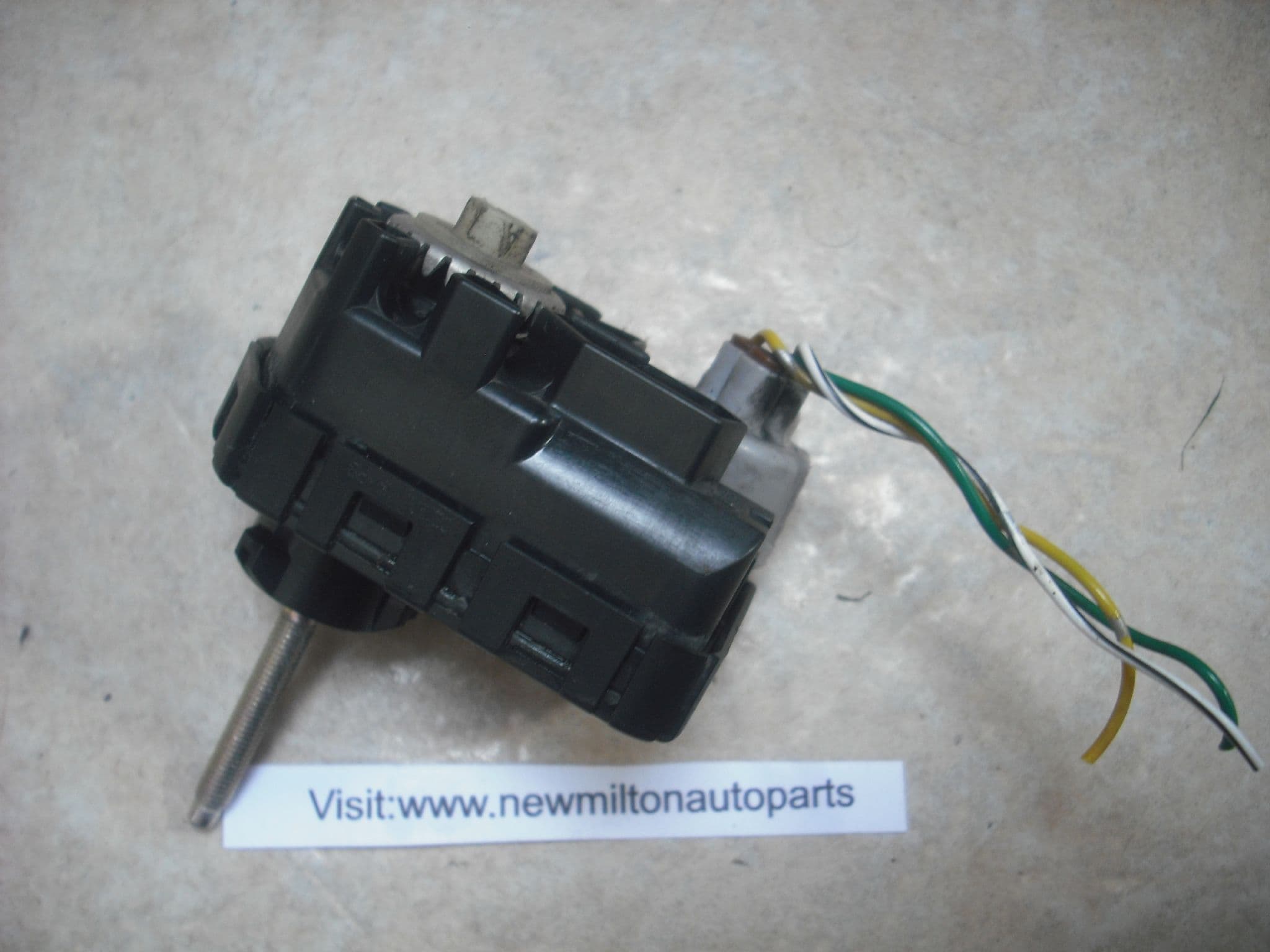 A GENUINE MAZDA 6 MK2 HEADLIGHT HEADLAMP LEVELING ADJUSTMENT MOTOR