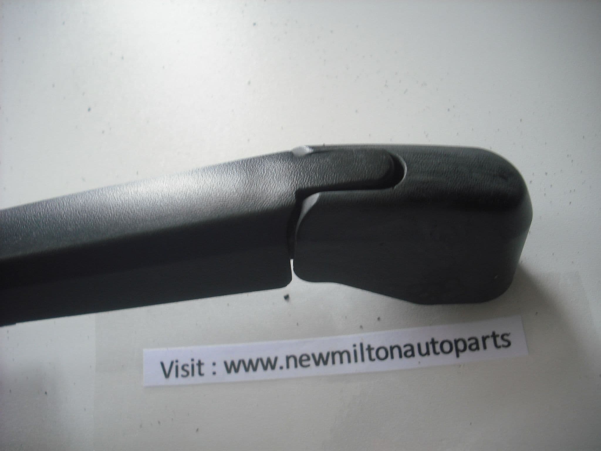 A GENUINE MAZDA CX-7 REAR WINDOW WIPER ARM AND BLADE