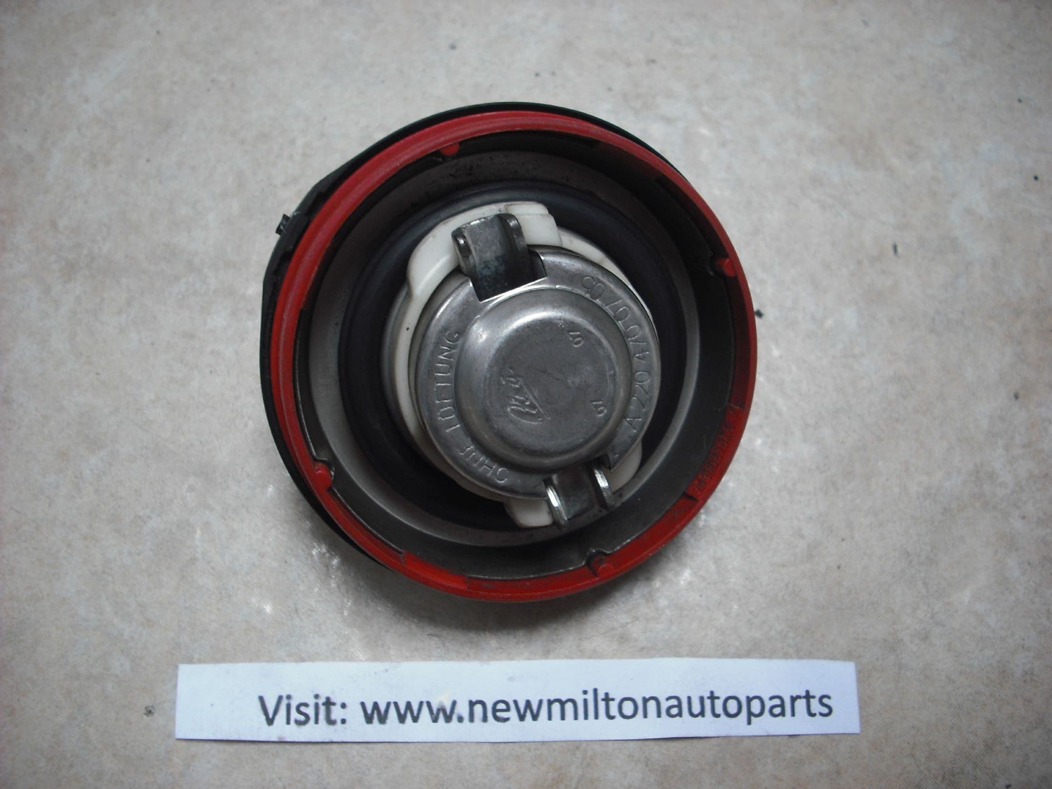 A GENUINE MERCEDES BENZ DEISEL FUEL CAP