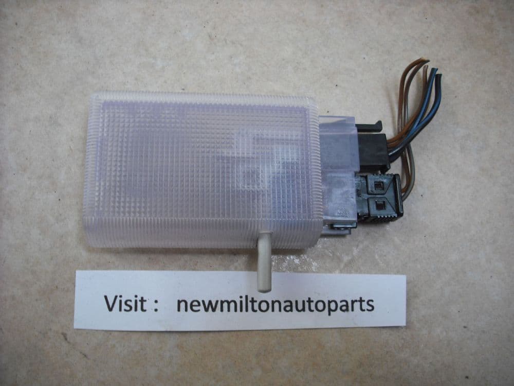 A GENUINE MERCEDES BENZ R170 SLK BOOT / TRUNK ILLUMINATION LIGHT LAMP