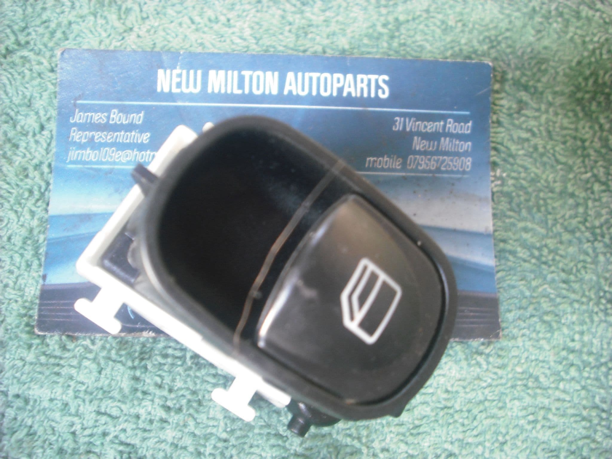 A GENUINE MERCEDES BENZ W203 C CLASS 5 DOOR SALOON AND CLK COUPE FRONT ...