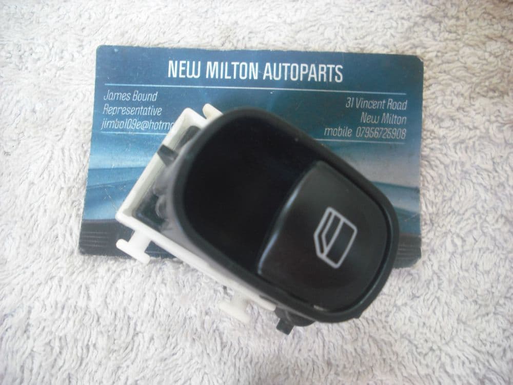 A GENUINE MERCEDES BENZ W203 C CLASS 5 DOOR SALOON AND CLK COUPE FRONT ...