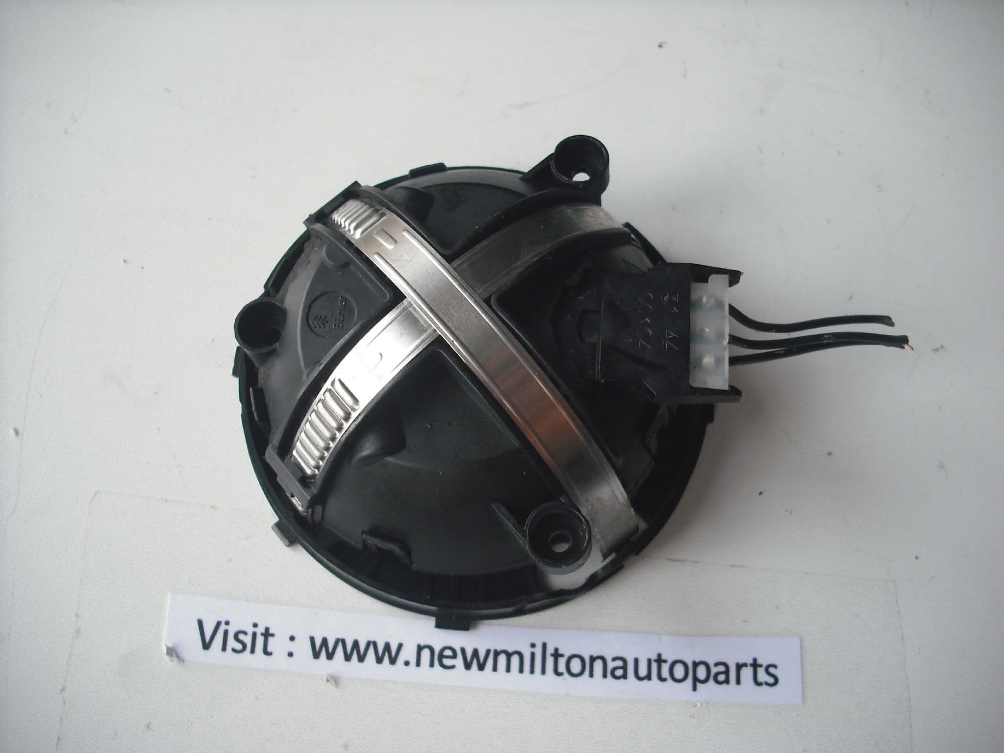 A GENUINE MERCEDES W209 270 CLK ELECTRIC DOOR MIRROR GLASS ADJUSTMENT MOTOR