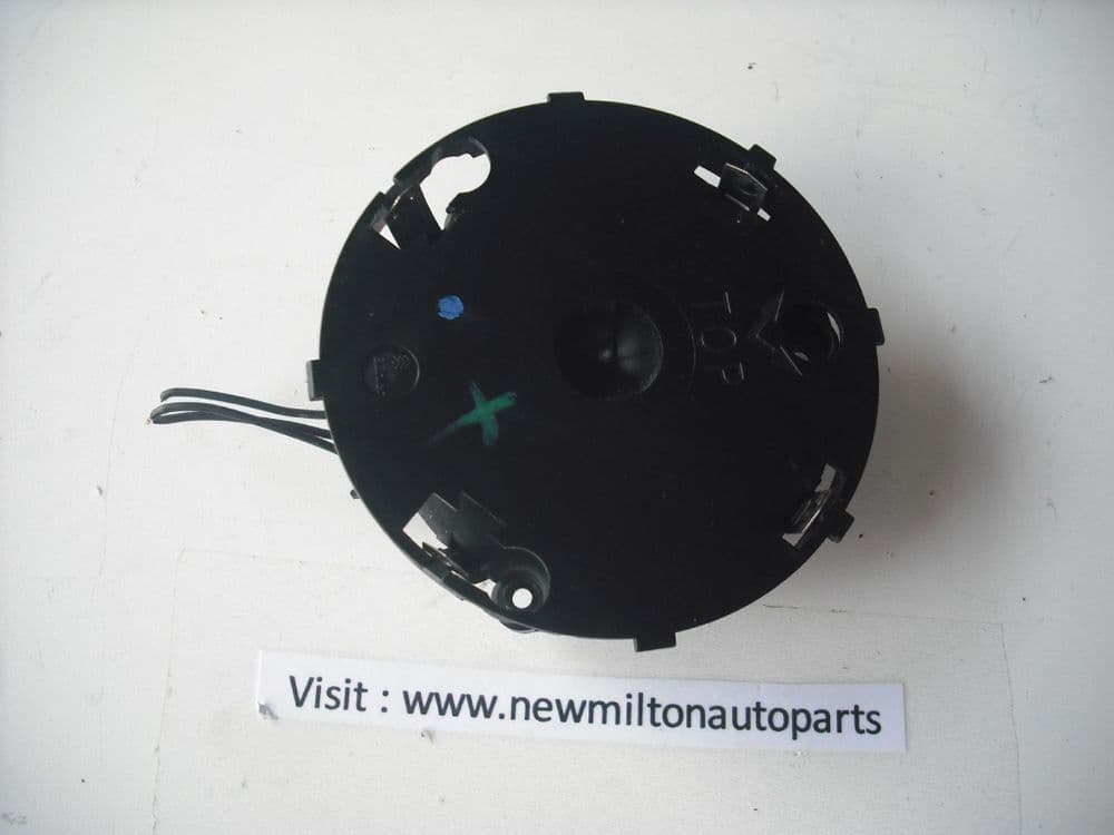 A GENUINE MERCEDES W209 270 CLK ELECTRIC DOOR MIRROR GLASS ADJUSTMENT MOTOR