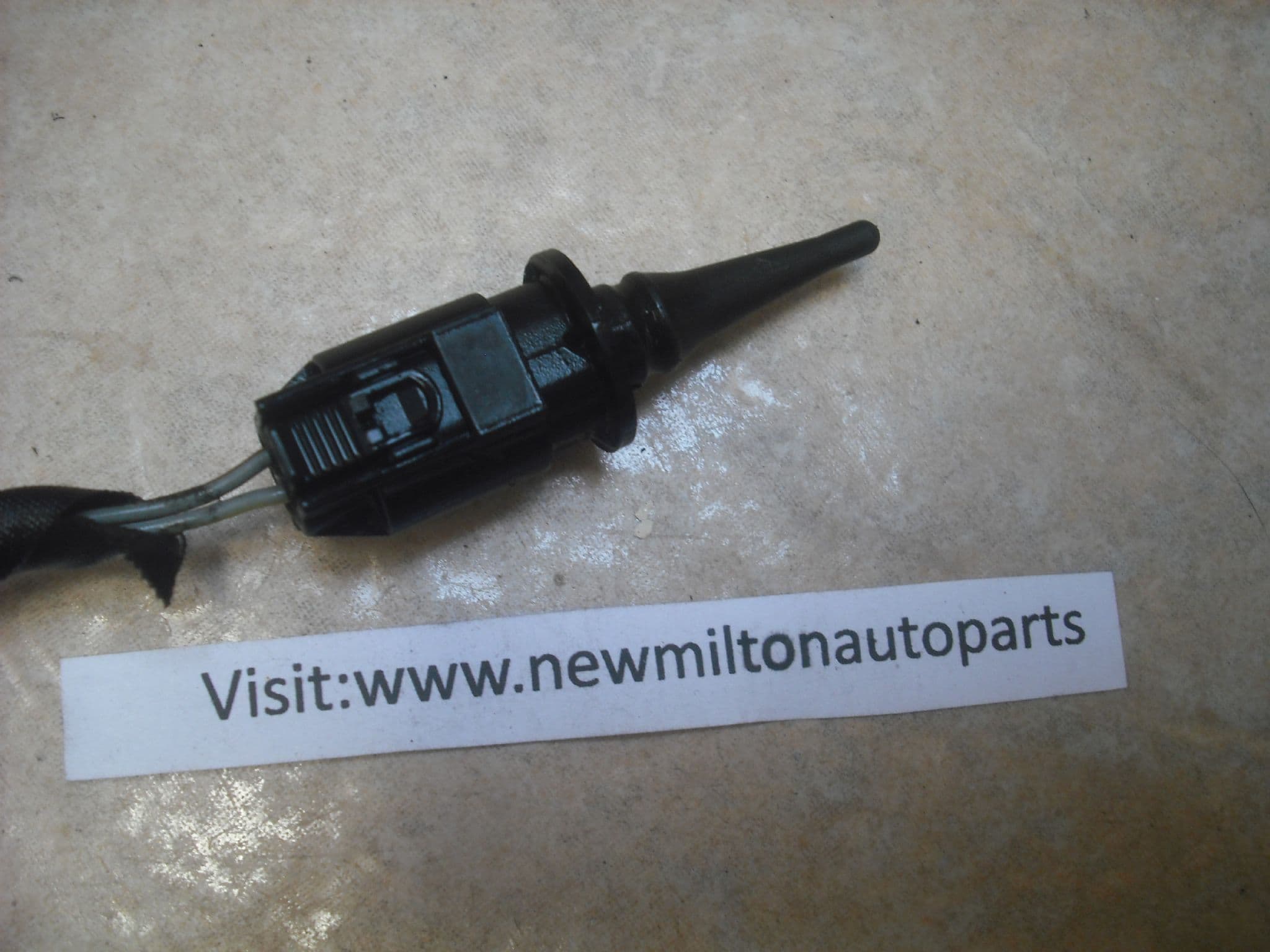 A GENUINE MERCEDES W211 E CLASS DEISEL AIT INTAKE SENSOR AND WIRING PLUG