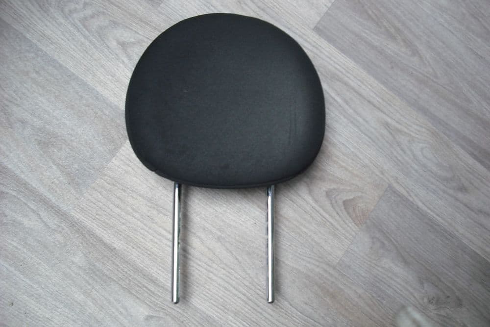 A GENUINE MINI COOPER ONE R55 R56 FRONT SEAT HEADREST