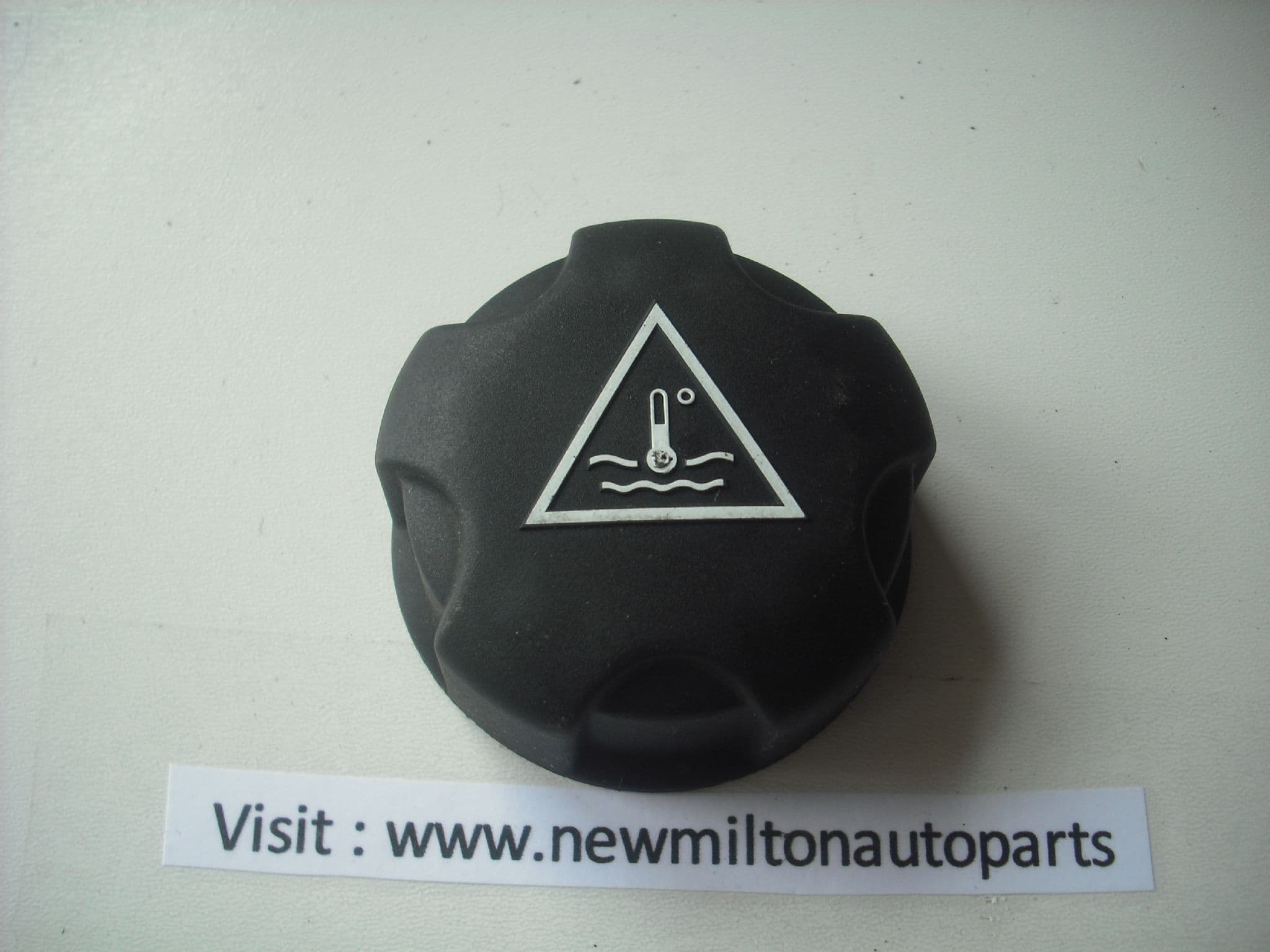 A GENUINE MINI COOPER R55 R56 R57 R59 WATER COOLANT EXPANSION TANK ...