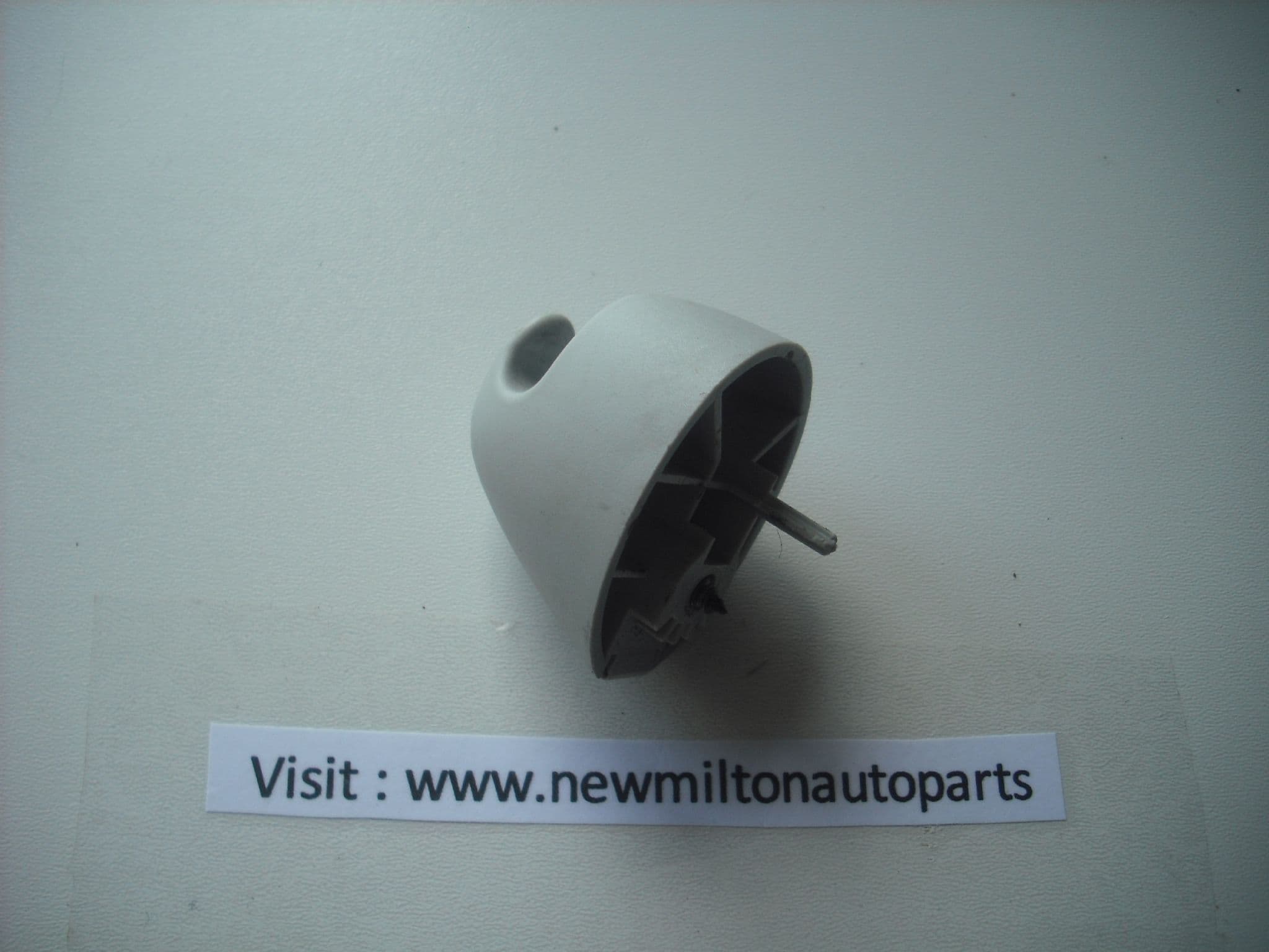 A GENUINE MINI COOPER R56 SUNVISOR PIVOT CLIP