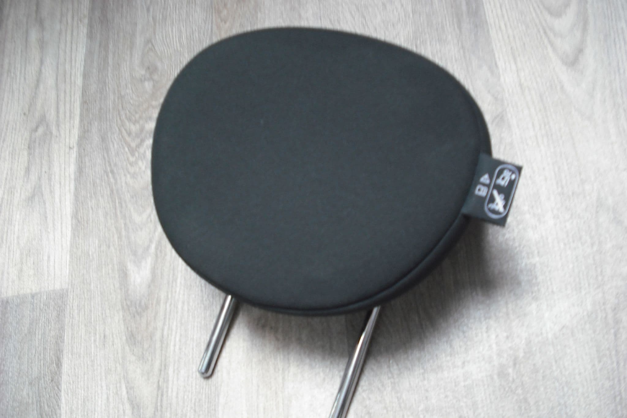 A GENUINE MINI R56 REAR SEAT HEAD REST HEADREST BLACK