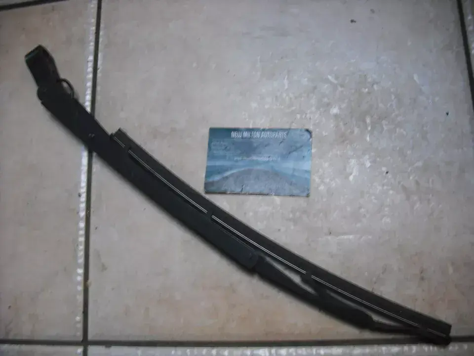 A GENUINE MITSUBISHI i SMART CAR REAR WINDOW WIPER ARM AND BLADE ...