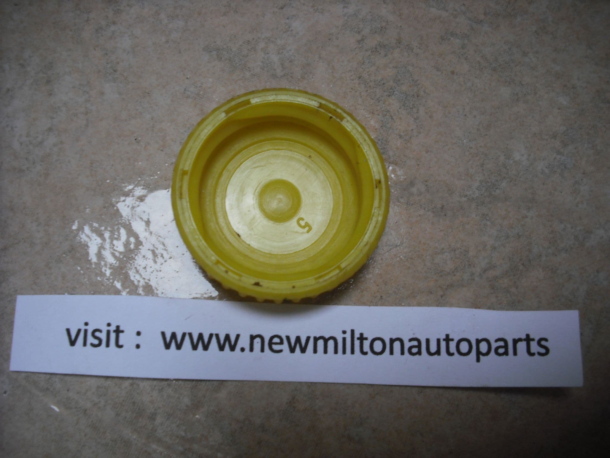 A GENUINE NISSAN ALMERA TINO WATER COOLANT EXPANSION TANK CAP