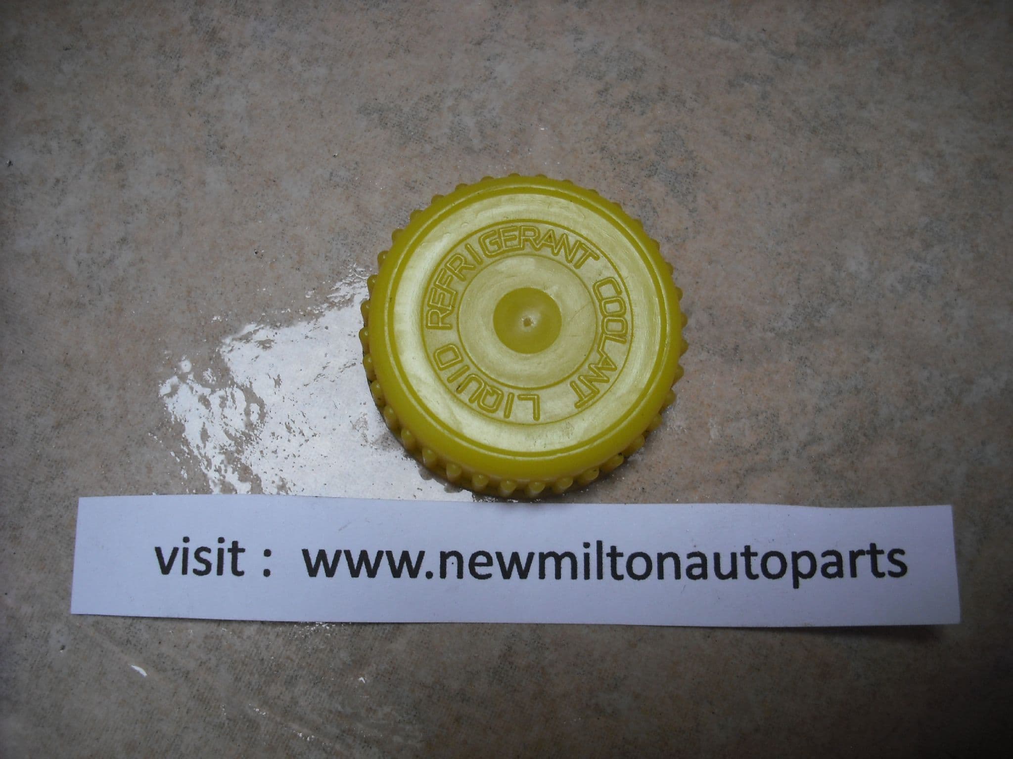 A GENUINE NISSAN ALMERA TINO WATER COOLANT EXPANSION TANK CAP