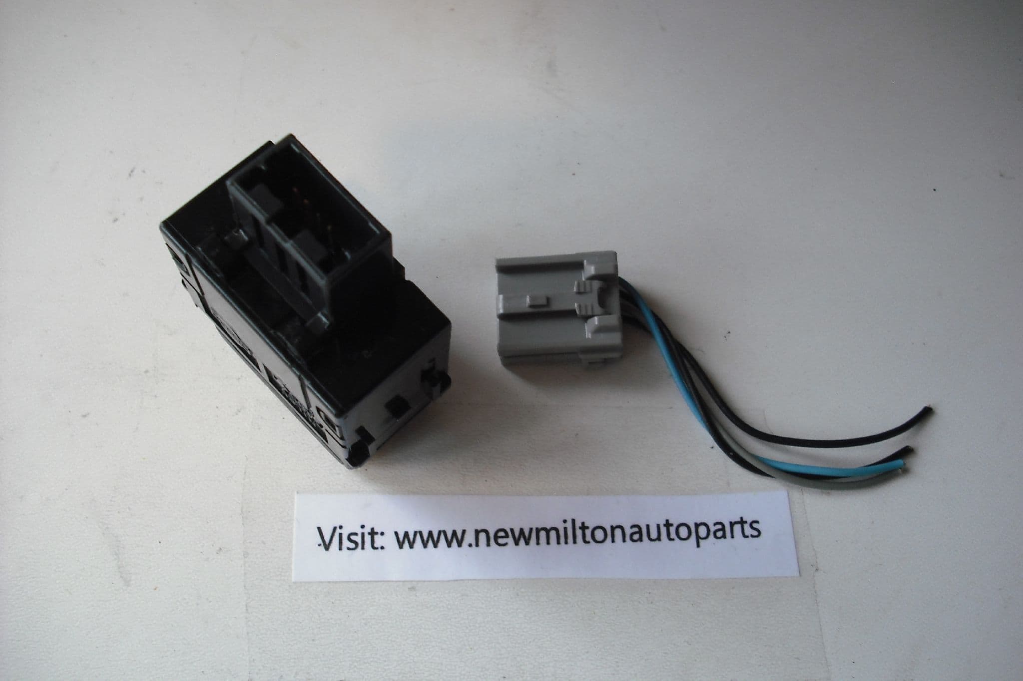 A GENUINE NISSAN MICRA K13 HEADLIGHT HEADLAMP HEIGHT LEVELING ...