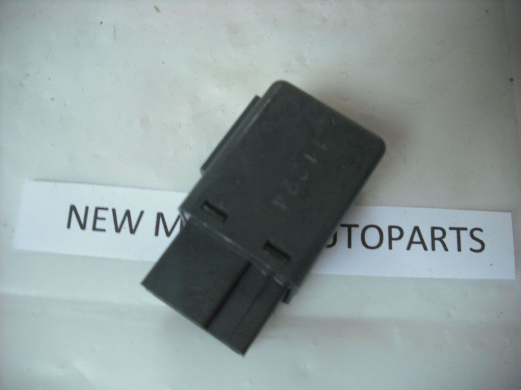 A GENUINE NISSAN PRIMERA P12 INFINITI CIRCUIT BREAKER RELAY 24330 C9900 ...