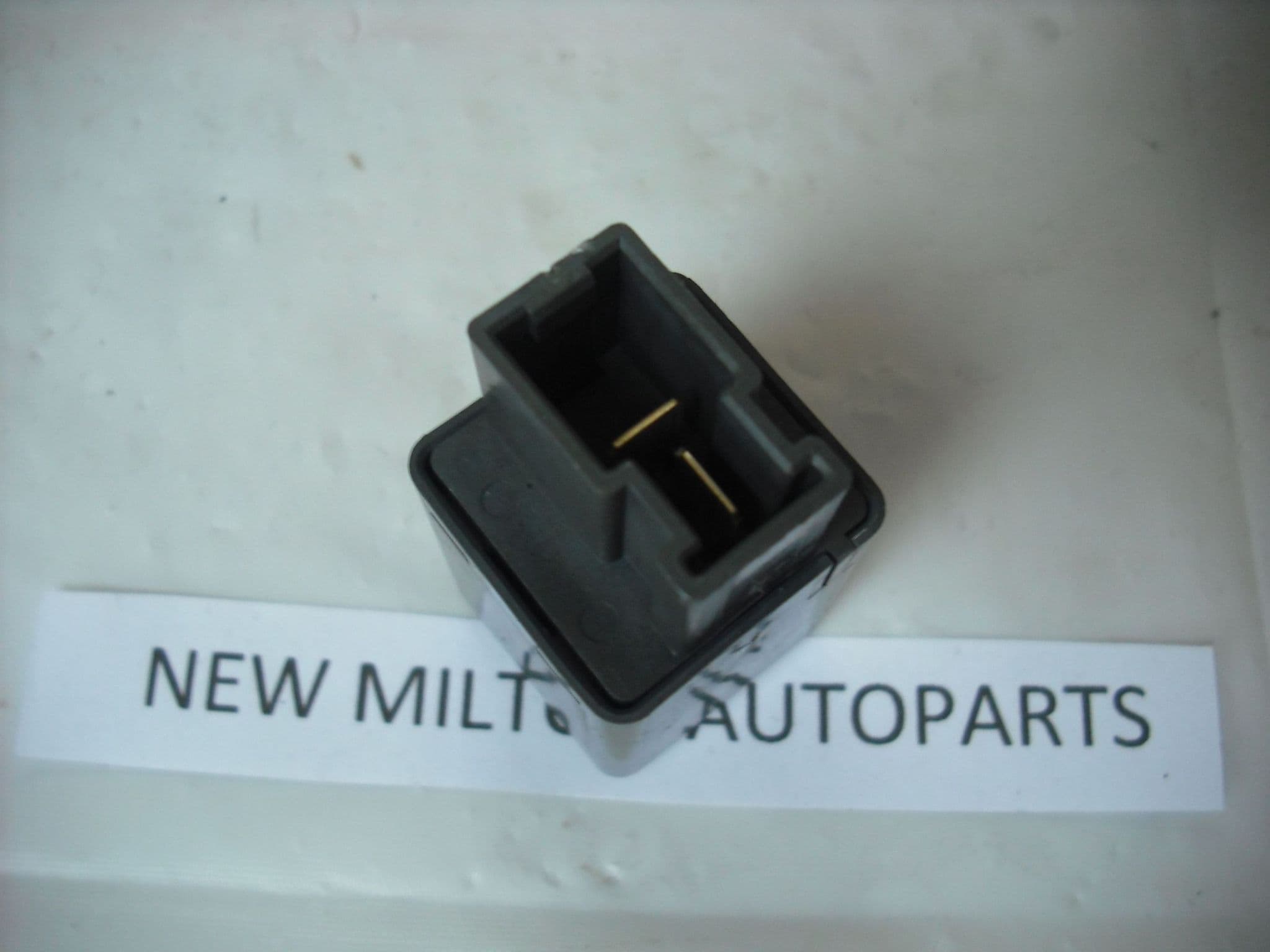 A GENUINE NISSAN PRIMERA P12 INFINITI CIRCUIT BREAKER RELAY 24330 C9900 ...