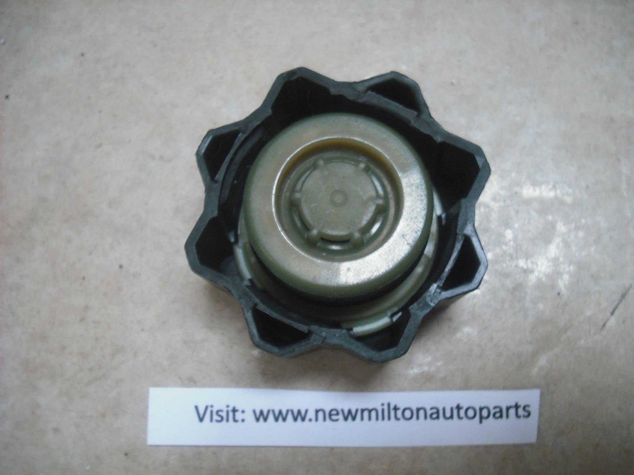 A GENUINE PEUGEOT 206 207 307 ENGINE WATER COOLANT EXPANSION TANK ...