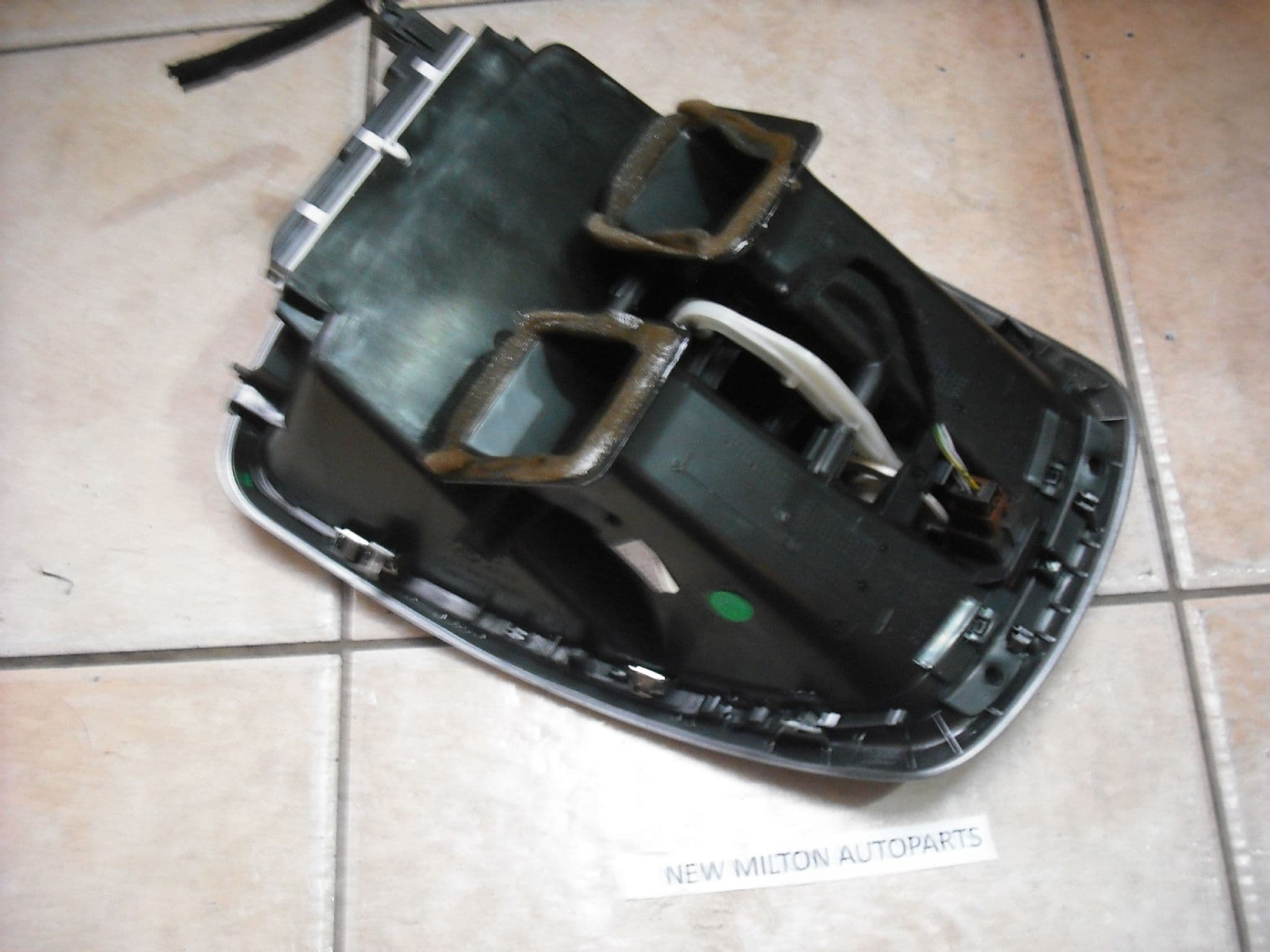A GENUINE PEUGEOT 207 FRONT DASH PANEL WITH AIR BLOWER VENTS AND HAZARD ...