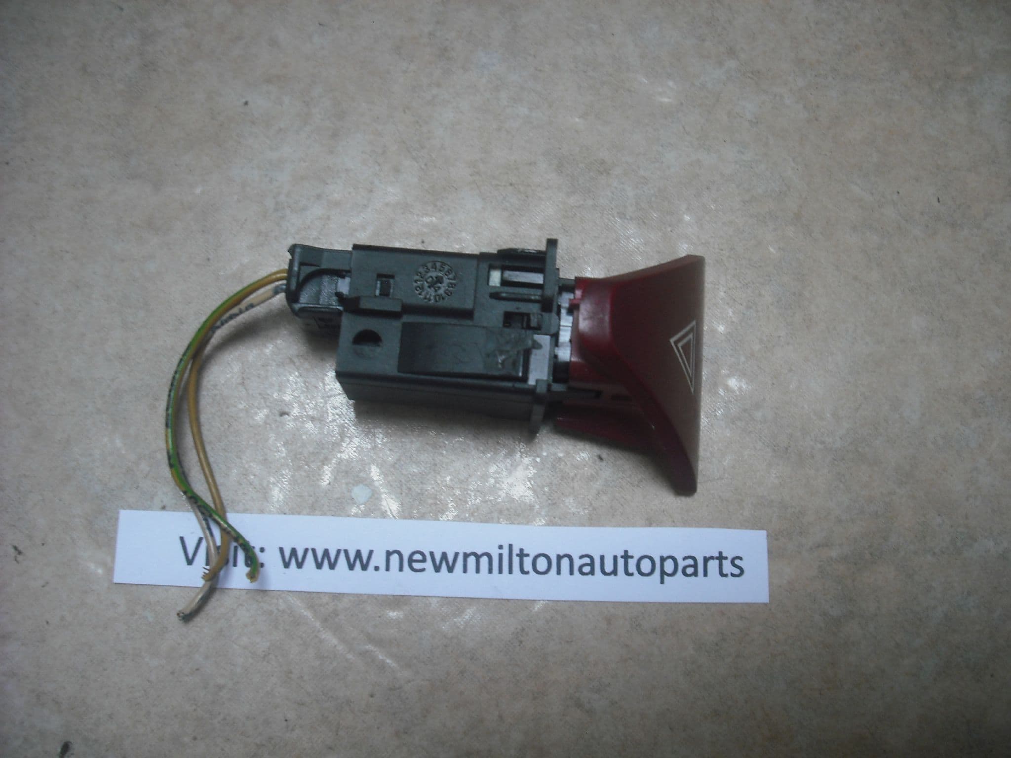 A GENUINE PEUGEOT 307 2001-2007 HAZARD WARNING LIGHT SWITCH 3 PIN ...