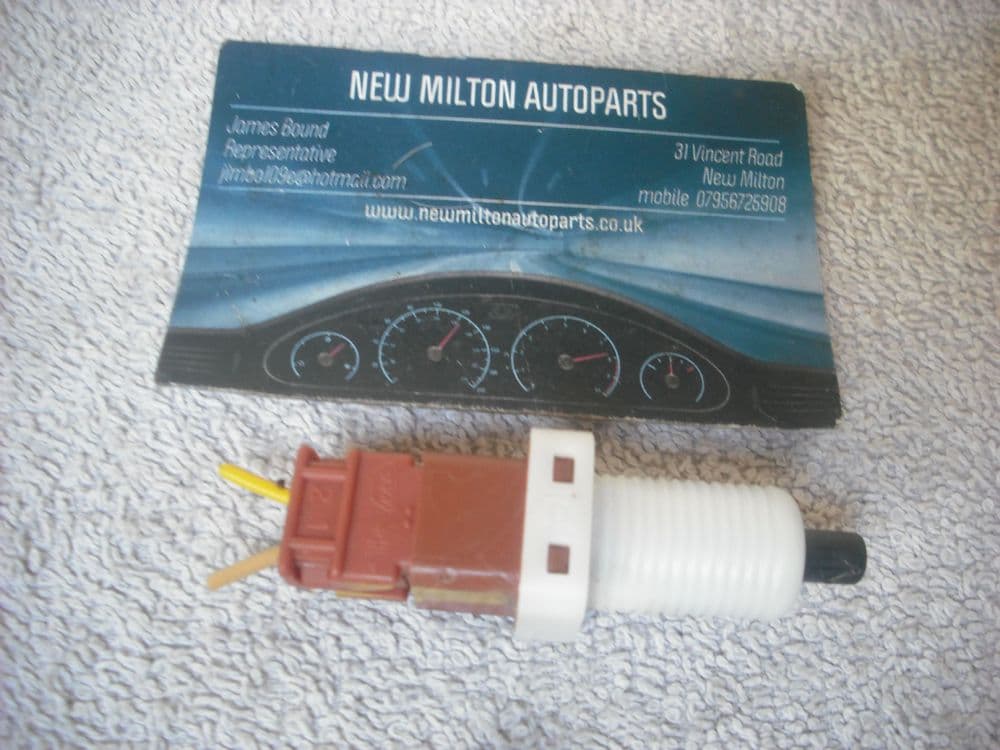 A GENUINE PEUGEOT 406 FACELIFT REAR BRAKE LIGHT PEDAL SWITCH SENSOR