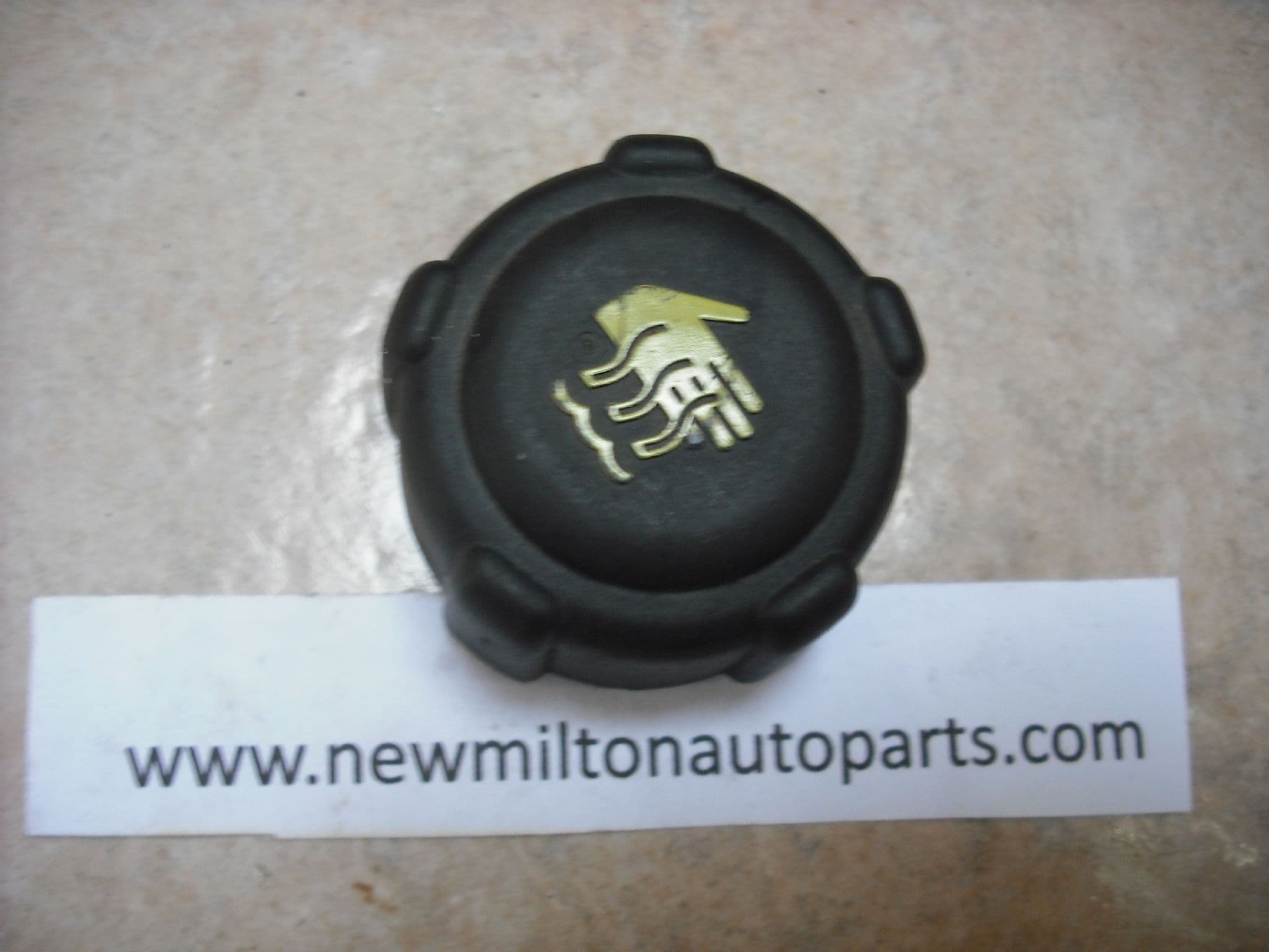 A GENUINE RENAULT CLIO MK3 ENGINE COOLANT EXPANSION WATER TANK FILLER CAP