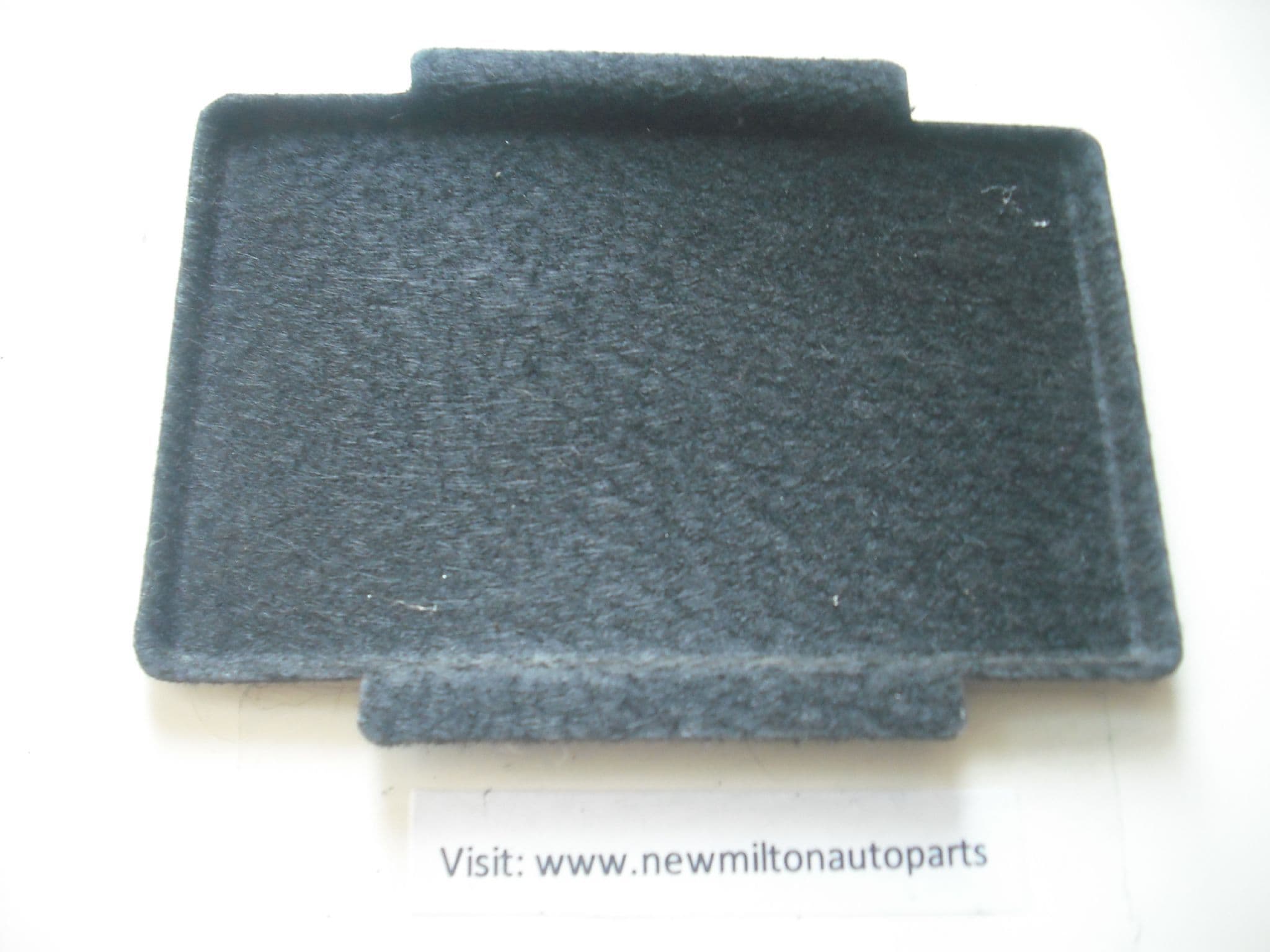 A GENUINE RENAULT CLIO MK3 ESTATE BOOT CARPET ACCESS LEFT SIDE COVER