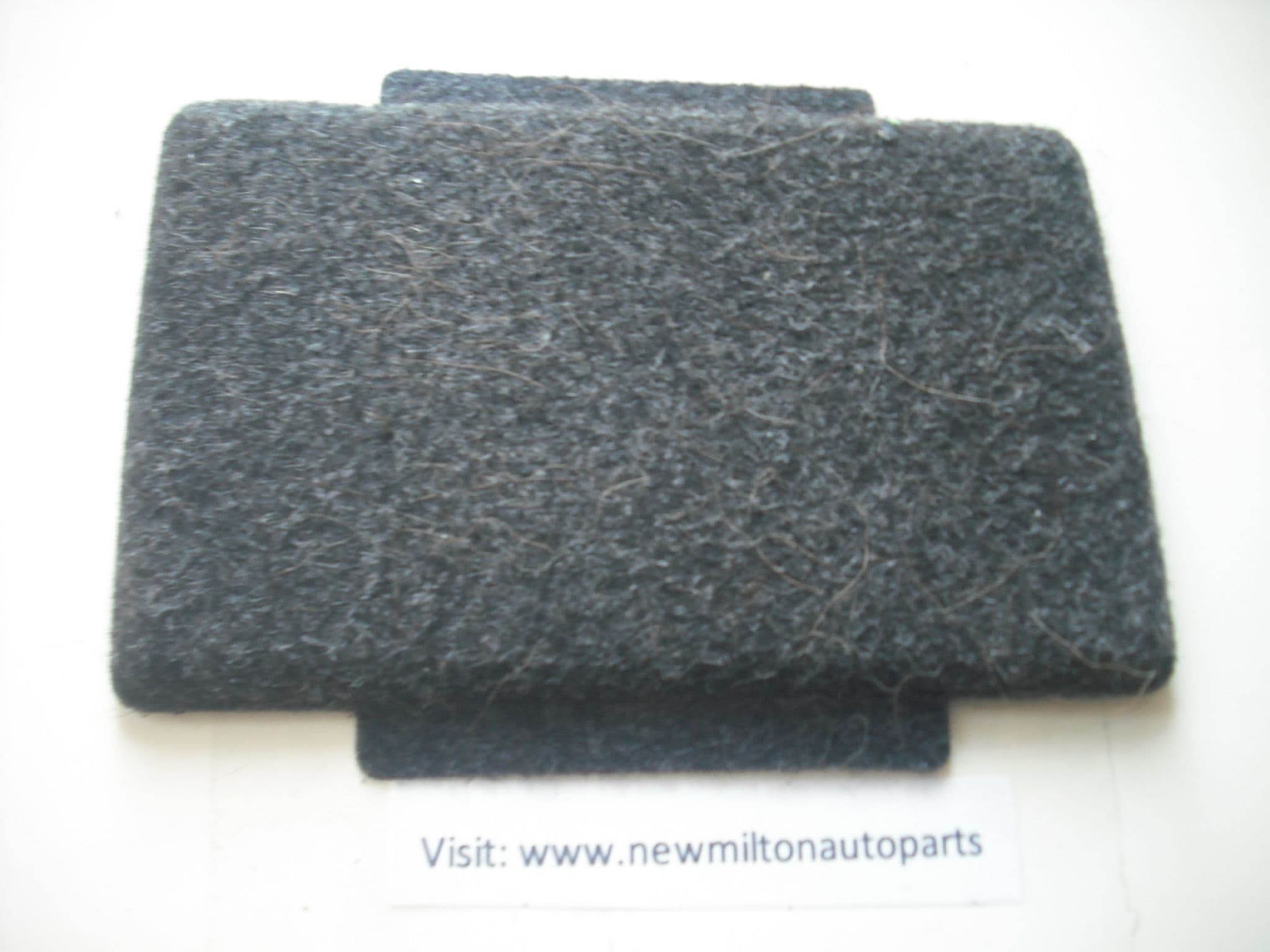 A GENUINE RENAULT CLIO MK3 ESTATE BOOT CARPET ACCESS LEFT SIDE COVER