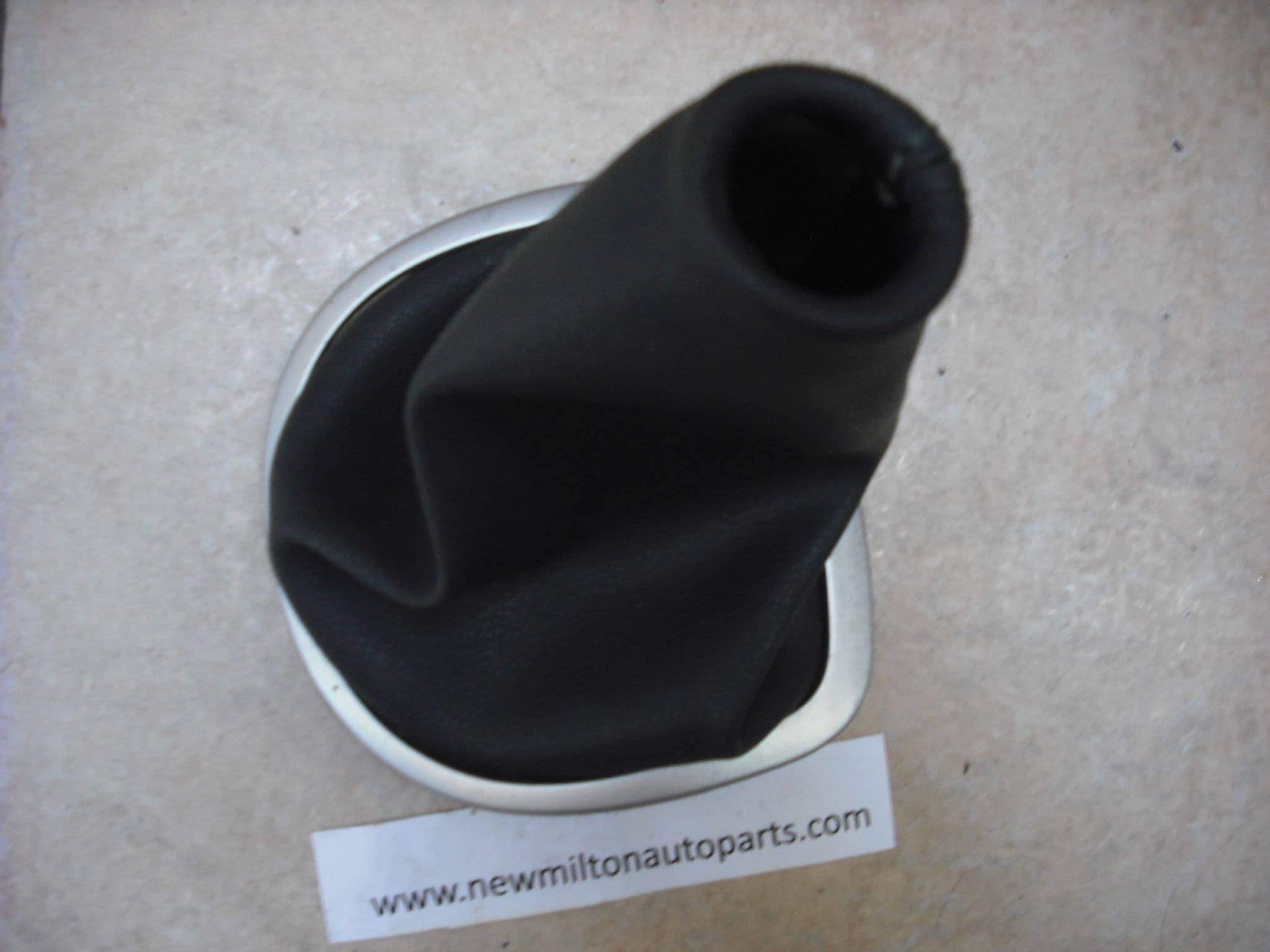 A GENUINE RENAULT CLIO MK3 GEAR CHANGE LEATHER GAITER AND SILVER RING