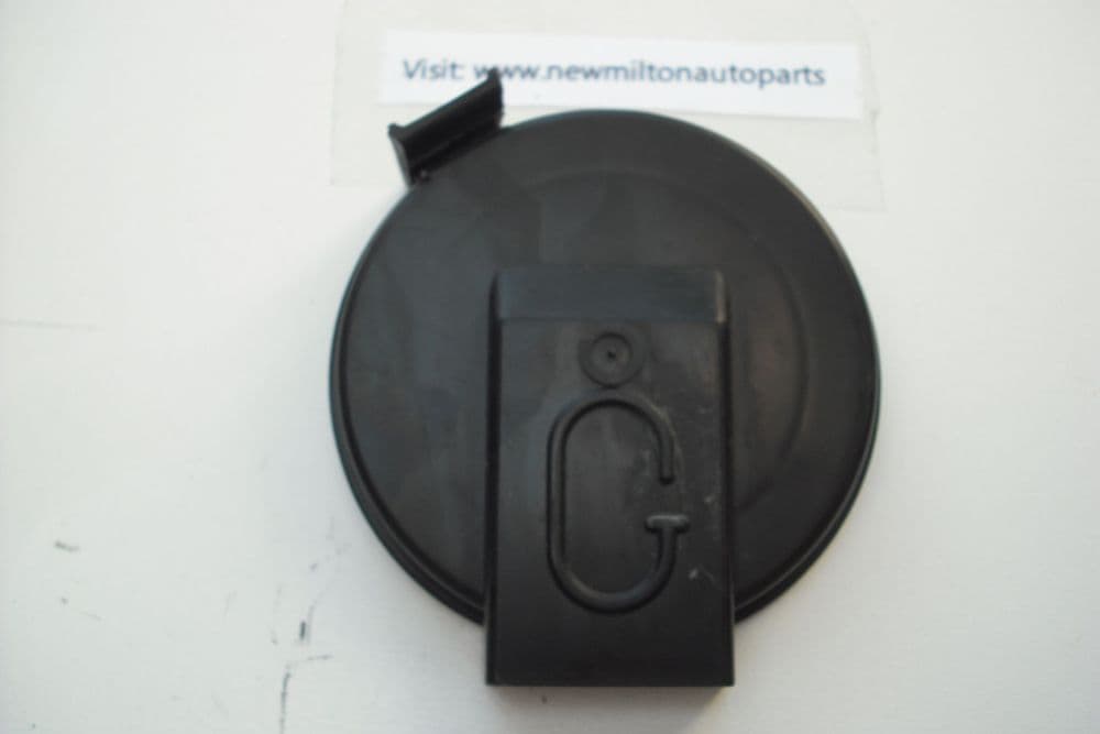 A GENUINE RENAULT KANGOO HEADLIGHT REAR BULB COVER DUST CAP LEFT SIDE