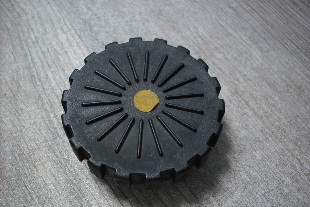 A GENUINE RENAULT MASETR OPAL MOVANO II SCREW ON ENGINE OIL FILLER CAP