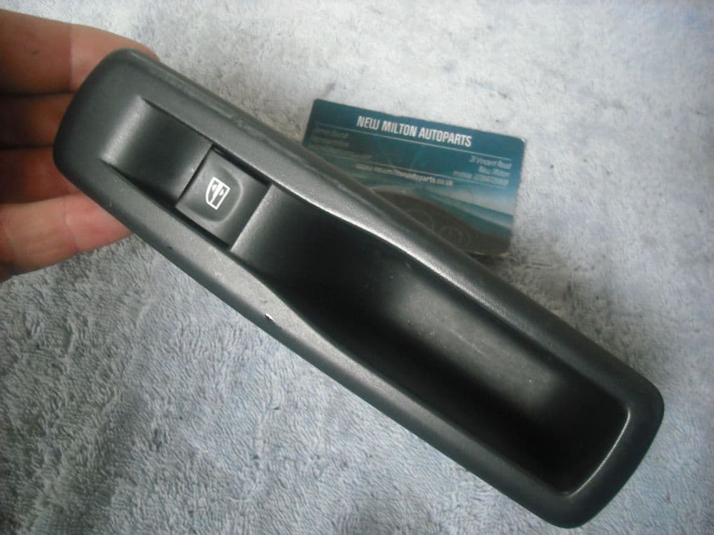 A GENUINE RENAULT MEGANE 3 2008-2013 REAR BACK DOOR ELECTRIC WINDOW ...
