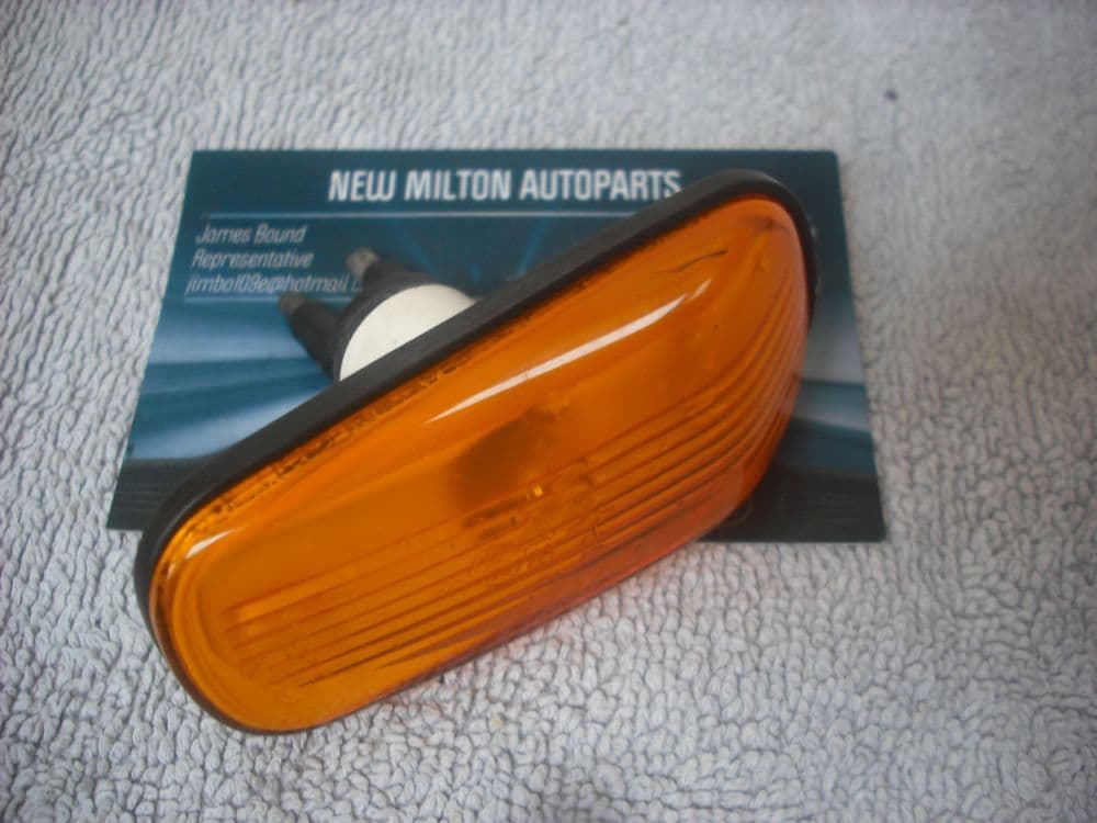 A GENUINE SAAB 900 93 9-3 95 9-5 FRONT WING SIDE MARKER INDICATOR ...