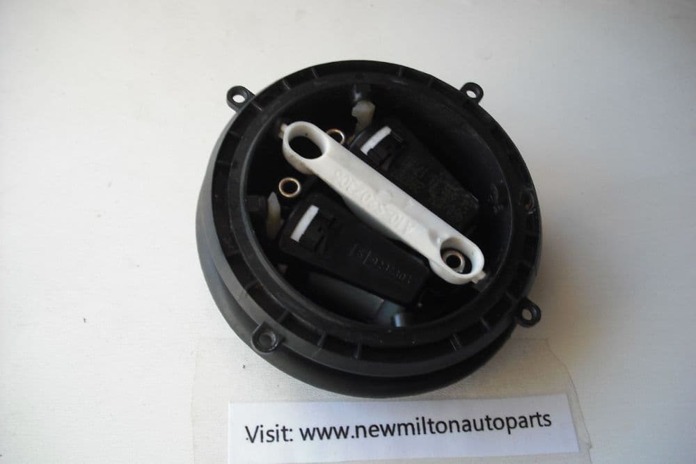 A GENUINE SEAT ALTEA MK1 DOOR MIRROR ADJUSTMENT MOTOR