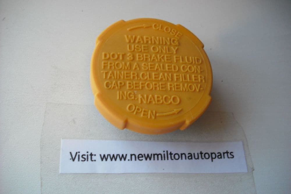 A GENUINE SUBARU BRAKE FLUID MASTER CYLINDER FILLER CAP