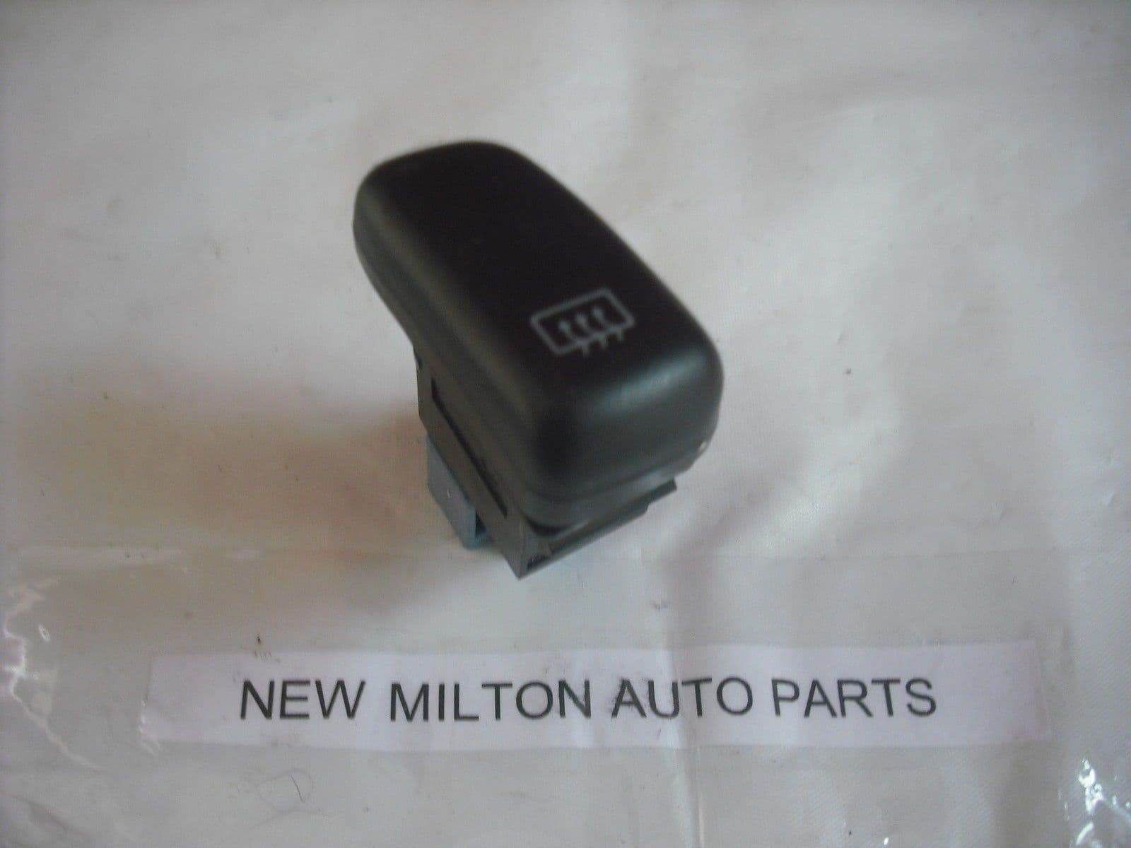 A GENUINE SUBARU IMPREZA CLASSIC HEATED REAR WINDOW DEMISTER SWITCH