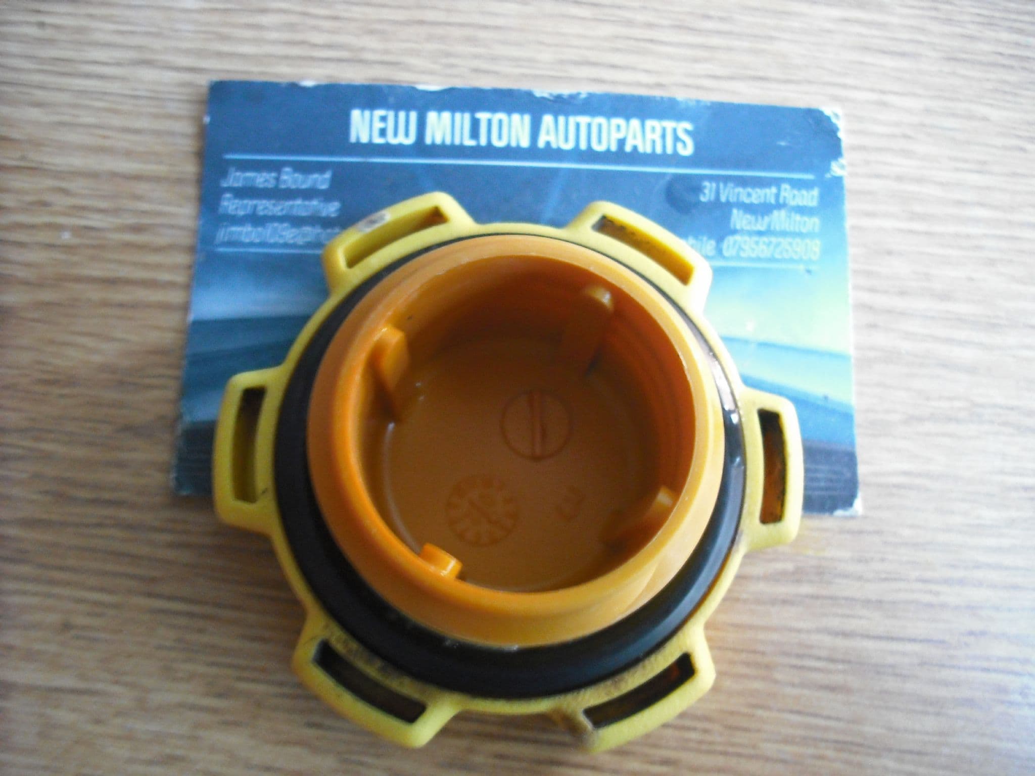 A GENUINE SUBARU IMPREZA WRX BUG EYE ENGINE OIL FILLER CAP