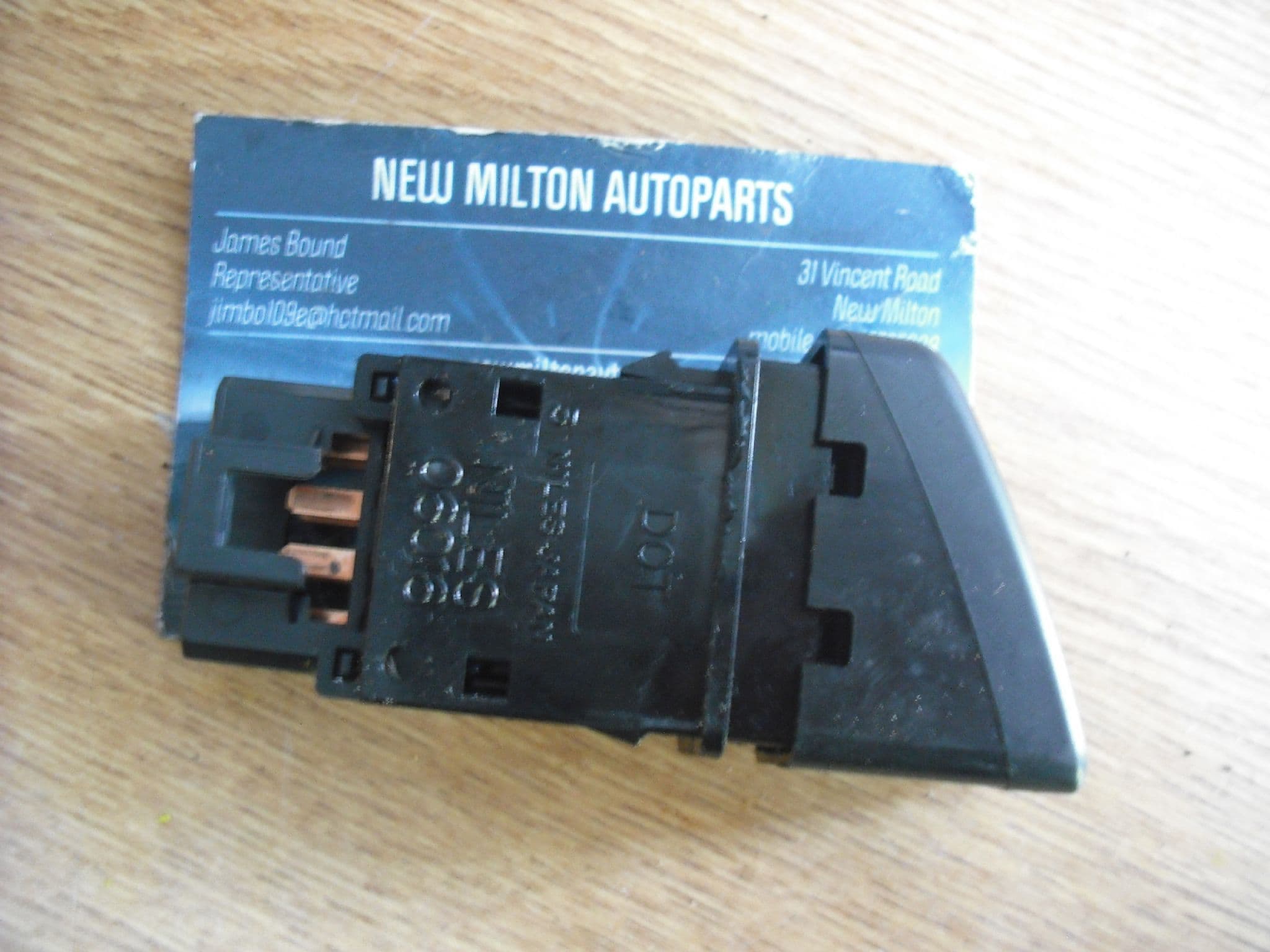 A GENUINE SUBARU IMPREZA WRX BUG EYE HAZARD WARNING LIGHT LAMP SWITCH